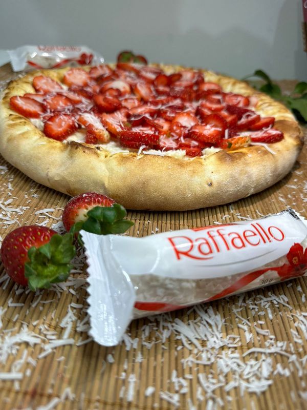Anjos Della Pizza lança novo sabor: Rafaello com morango